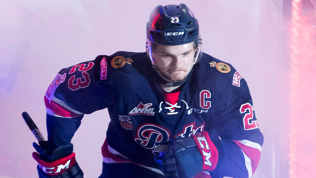 Q&A: Carter Hart on watching friend Sam Steel, turning pro